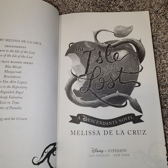 Disney | Toys | The Isle Of The Lost A Descendants Novel Melissa De La Cruz Hardcover Book Disne ...